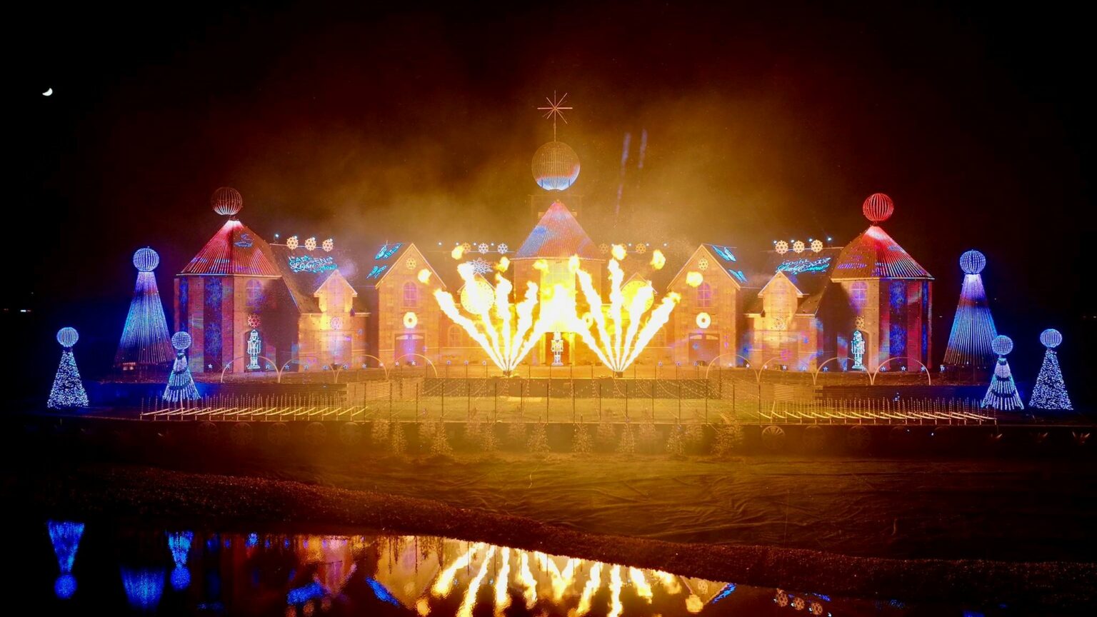 Larsen Light Show | County Wide Landscaping